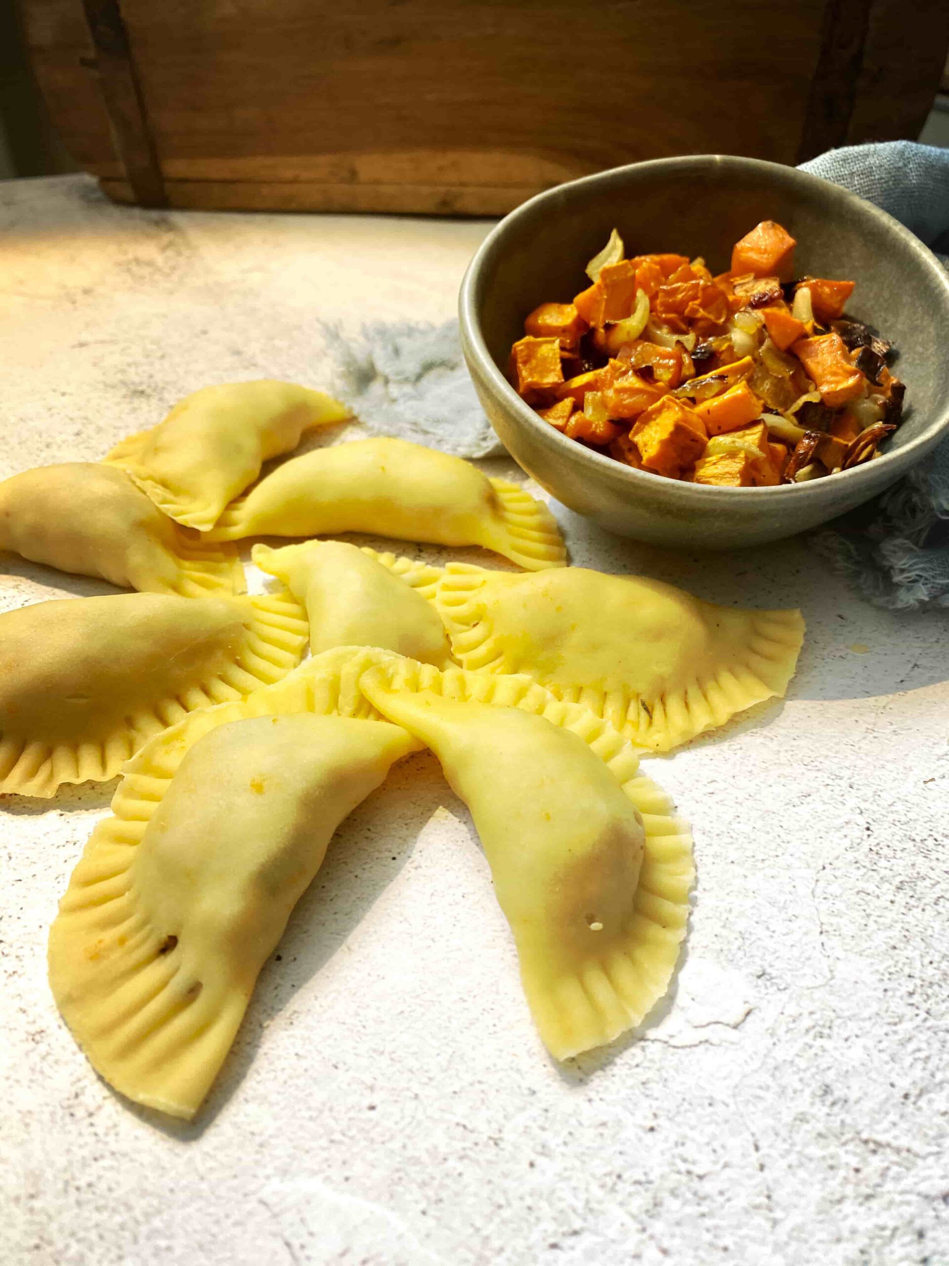 Süßkartoffel-Ravioli mit Salzzitronen-Sahnesauce - Claudia's Kitchen